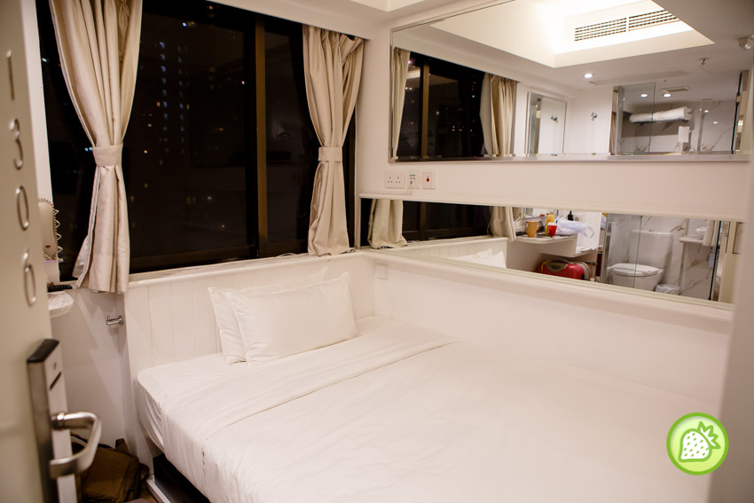 AN AFFORDABLE STAY IN MINI HOTEL HONG KONG | Malaysian Foodie