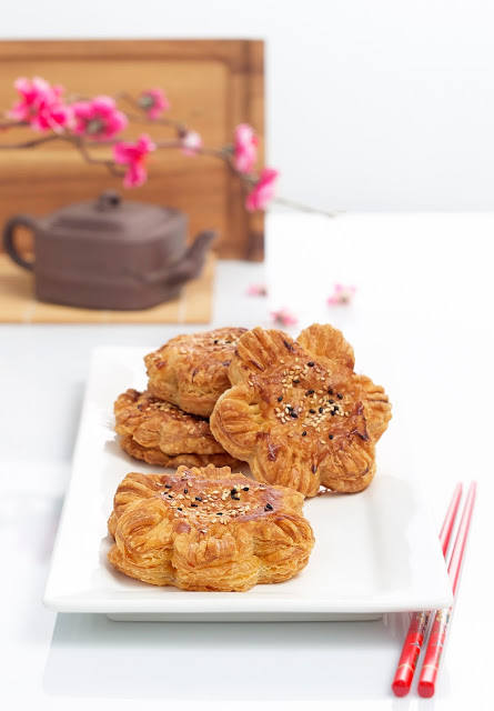AUSPICIOUS ORIENTAL LOTUS PASTE BLOSSOMS | Malaysian Foodie