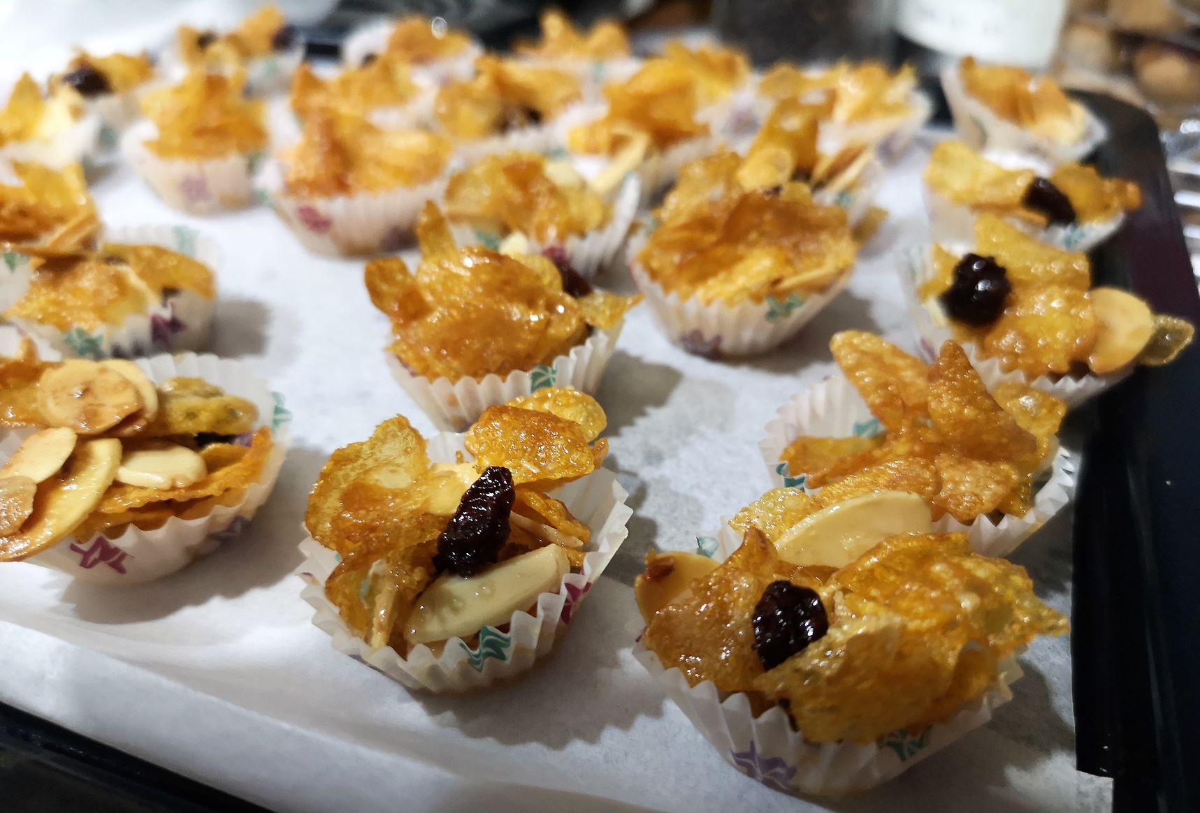 Easy Making Honey Cornflakes! | Malaysian Foodie