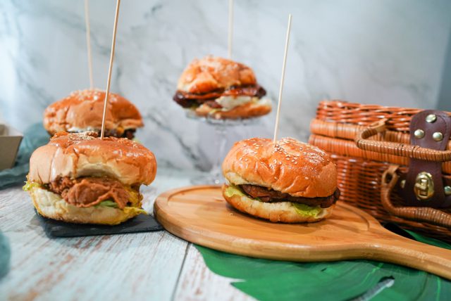 Kaw Kaw Burger @ Sunway Putra Mall | Malaysian Foodie