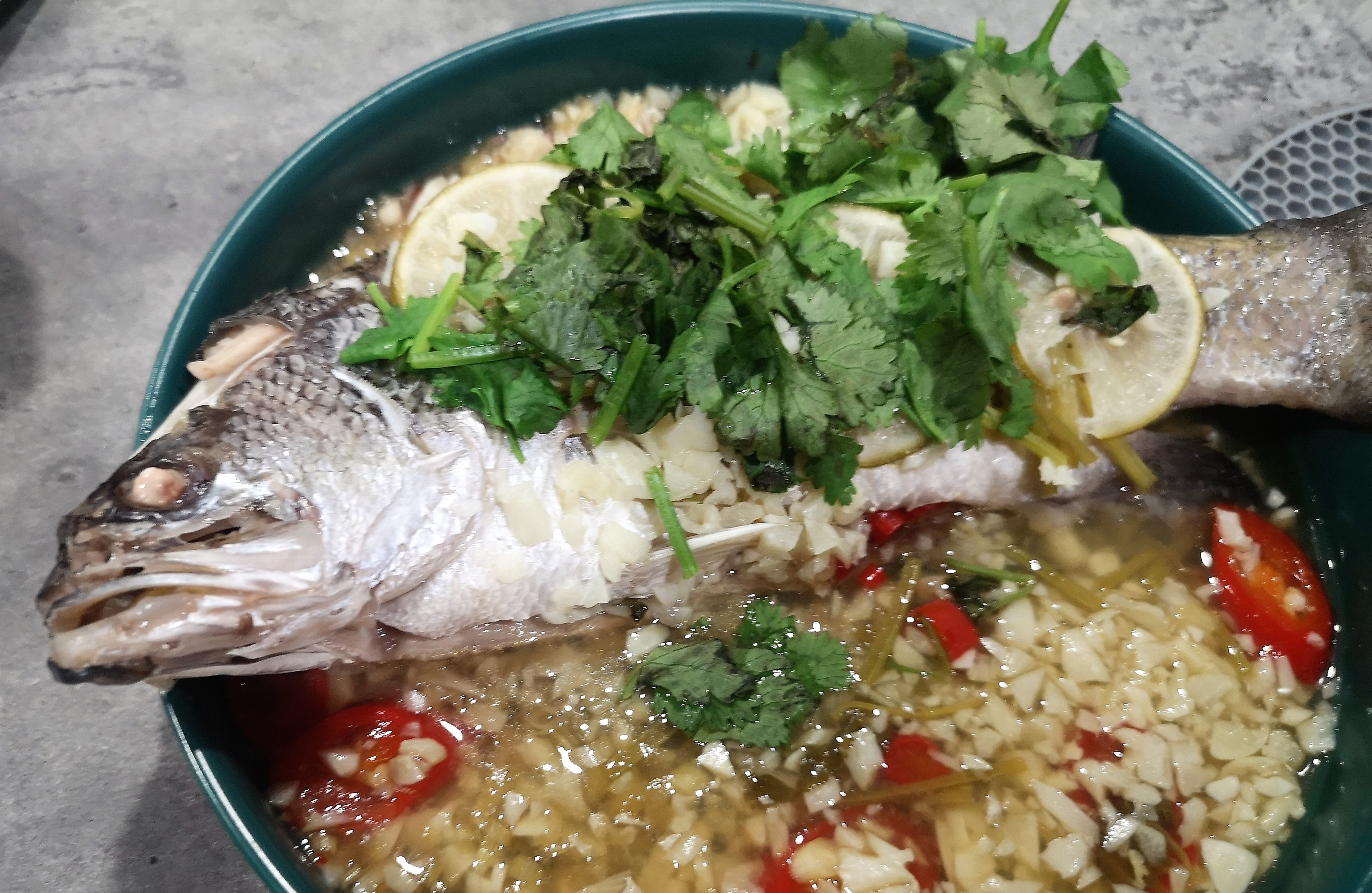 Recipe : Thai Steamed Fish with Lime and Garlic | Malaysian Foodie