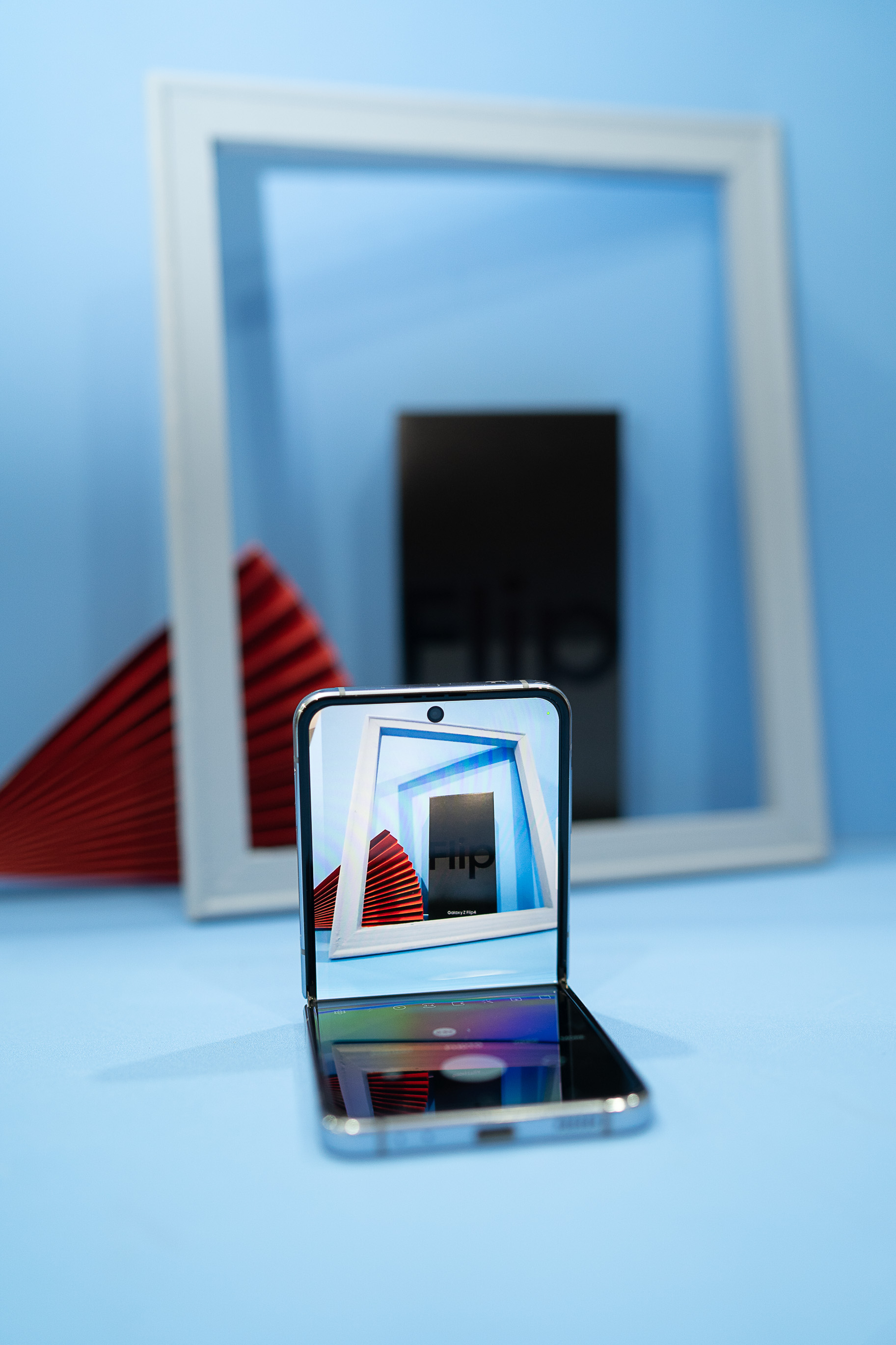 Flex Mode with Samsung Galaxy Z Flip 4 | Malaysian Foodie