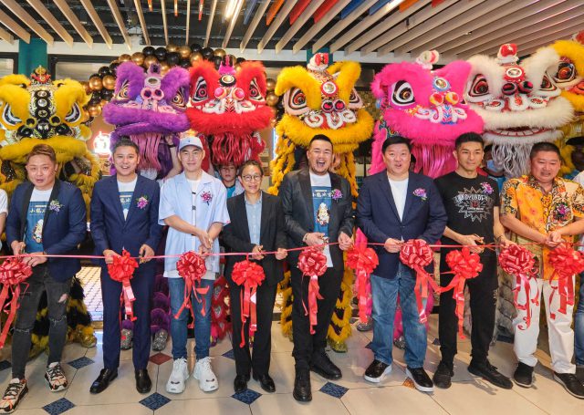 Loong Cafe opens new outlet at 1 Utama Shopping Centre Joyous occasion ...