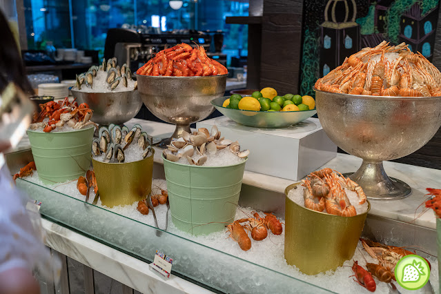 The Coastal Seafood Buffet at Evolution, Renaissance Kuala Lumpur Hotel ...
